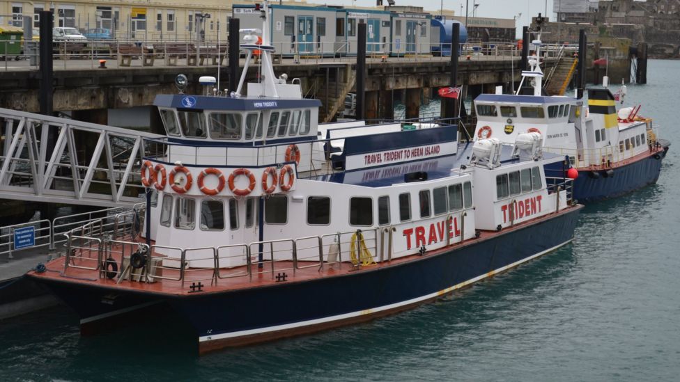 Lifeboat takes passengers off Herm ferry - BBC News