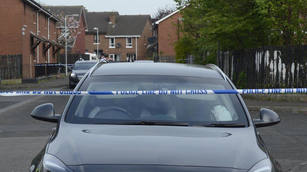 Belfast shooting: Victim Dan Murray was 'well known to police' - BBC News