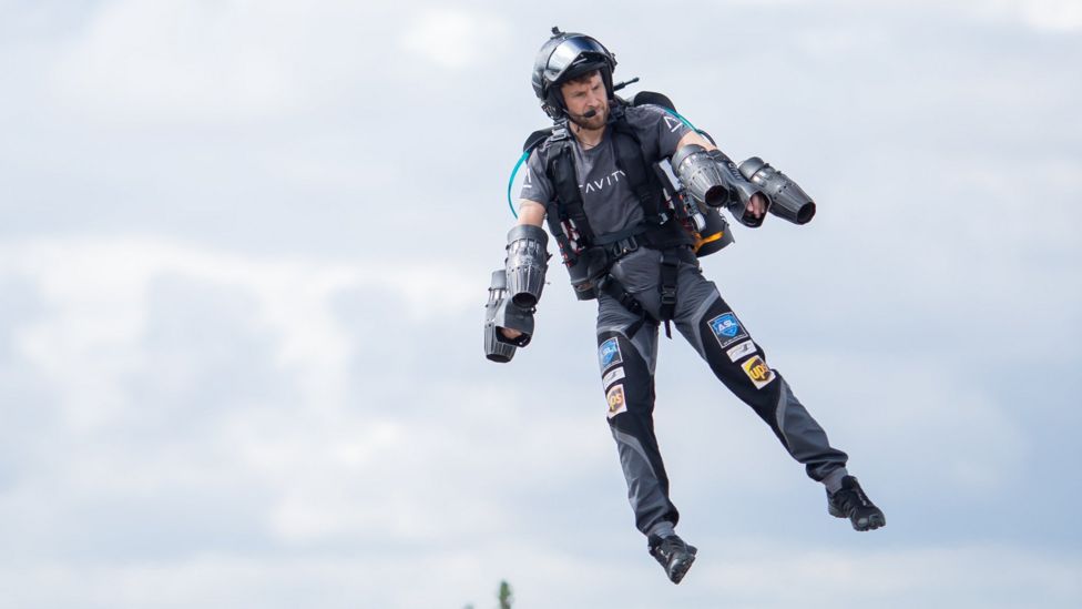 LA 'jetpack man' was probably a balloon - BBC News
