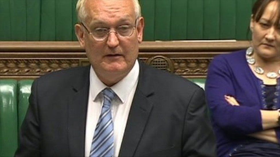 Ex-MP visits Australia to give positive thinking lessons - BBC News