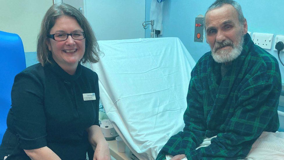 Bradford virtual ward halves hospital stays for terminally ill patients - BBC News