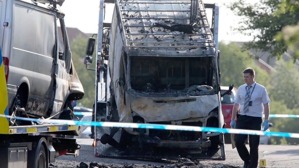 Three men in stolen van behind Cardowan 'war zone' attack - BBC News