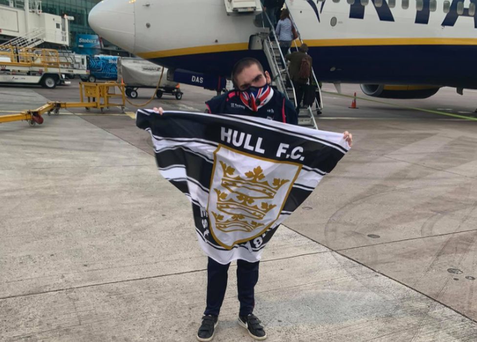 Hull FC fan isolates after fruitless French rugby league trip - BBC News
