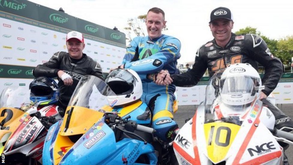 Manx Grand Prix: Stephen Smith dominates to win Senior race - BBC Sport