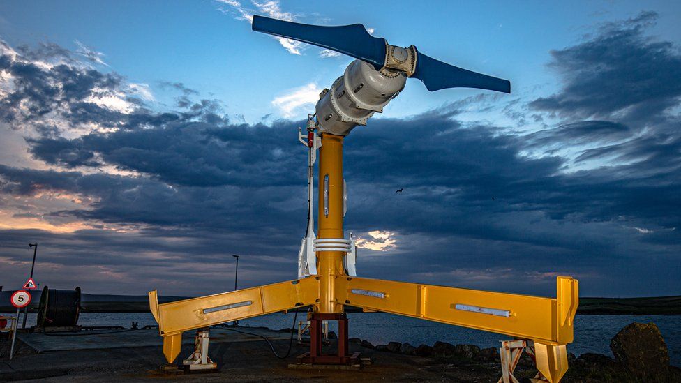 Sicrhau safle i brosiect ynni llanw oddi ar Ynys Cybi - BBC Cymru Fyw