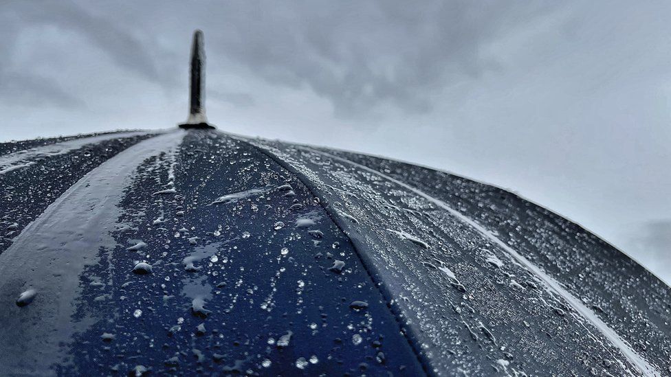 Weather: More wet and windy weather followed by a cold snap - BBC News