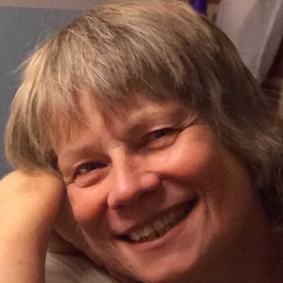 Miss, Ms or Mrs: Which honorific do you go by? - BBC News