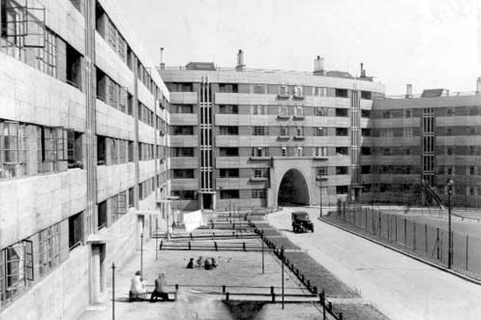 Leeds Quarry Hill: Home sweet home again for famous site? - BBC News