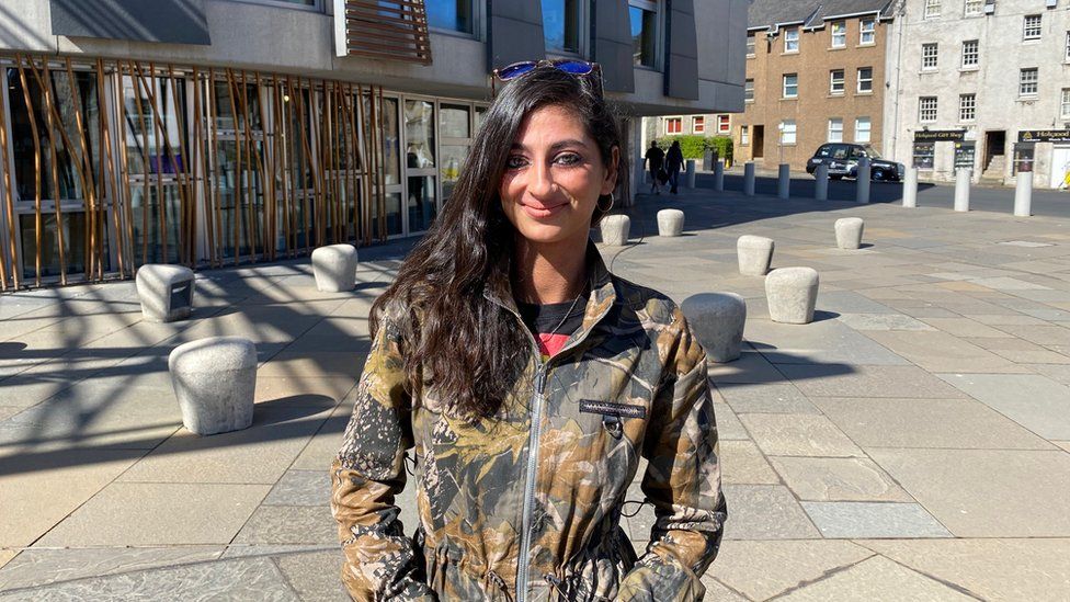 Scottish election 2021: Meeting the Scots who don't vote - BBC News