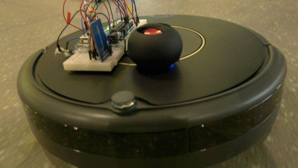 Bangor Uni robot petting zoo 'tests people's feelings' - BBC News