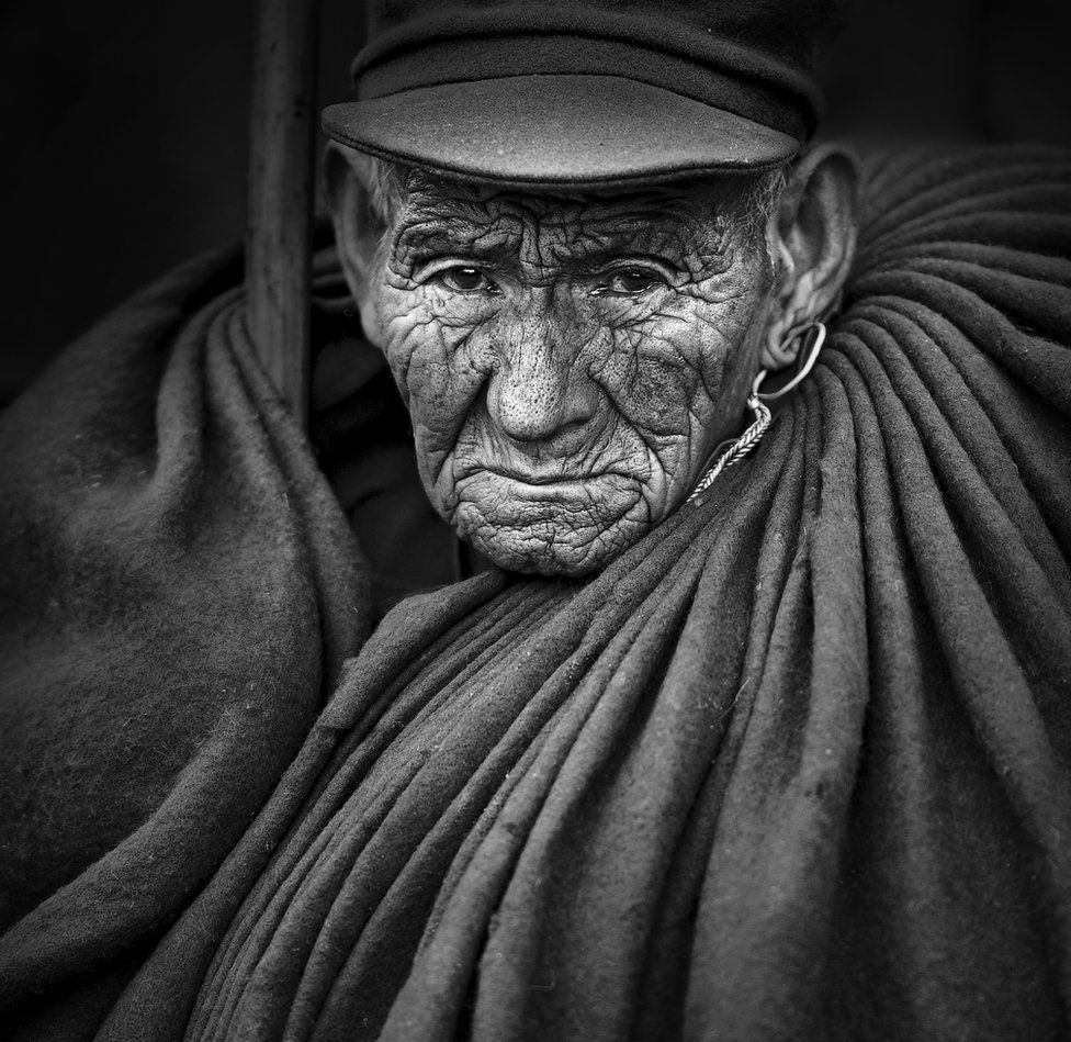 Travel Photographer of the Year: From volcanoes to flamenco - BBC News
