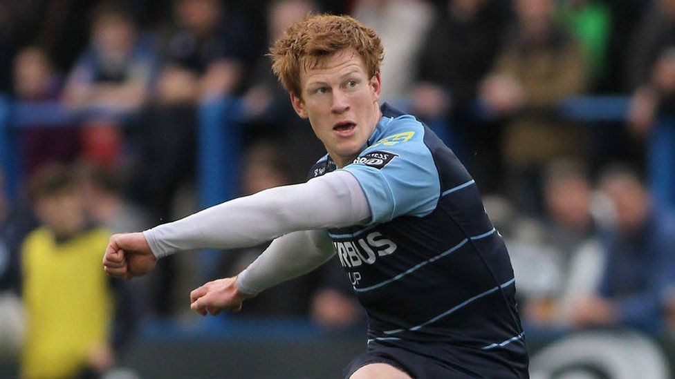 Patchell i ymuno â'r Scarlets ar ddiwedd y tymor - BBC Cymru Fyw