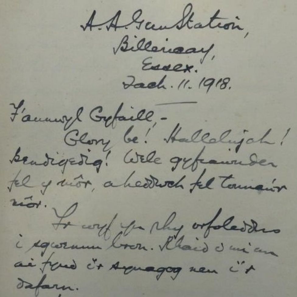 'Gwefr' darganfod llythyron coll R Williams Parry - BBC Cymru Fyw