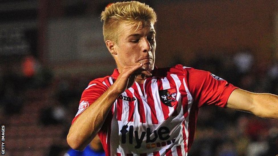 Connor Riley-Lowe: Truro City sign Exeter defender on loan - BBC Sport