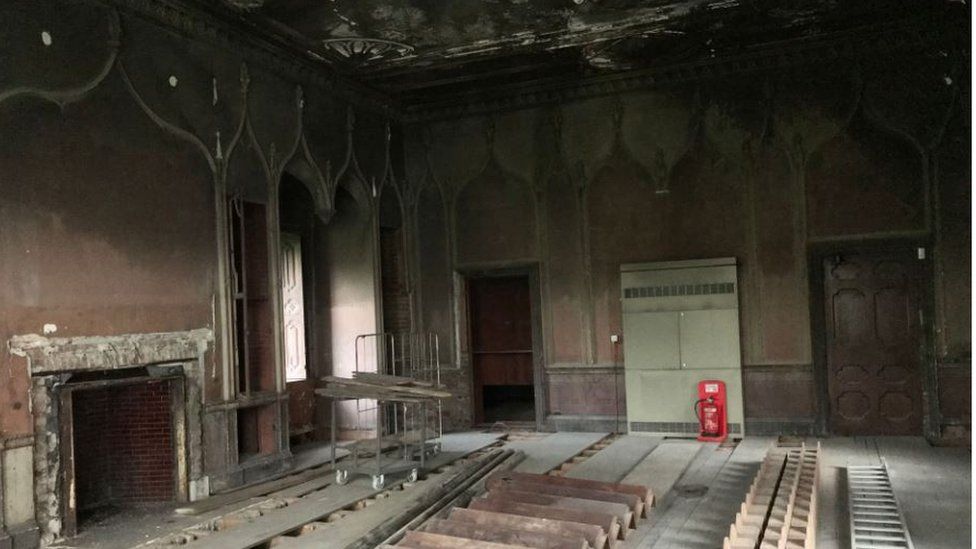 Ashton Court Mansion future to be discussed in year of talks - BBC News