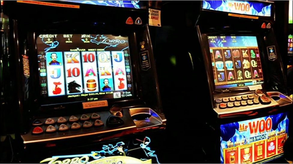 Review call for 'dangerous' fixed odds betting machines - BBC News