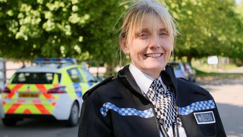 Coronavirus: Cocaine and money seized during vehicle checks - BBC News