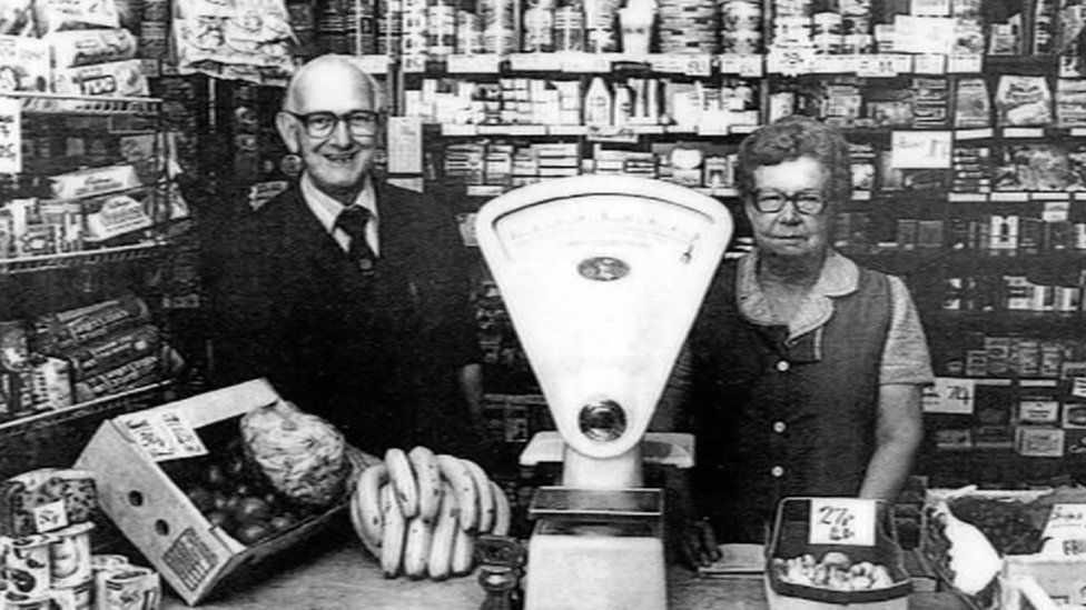 17th Century Itteringham shop bought by council - BBC News