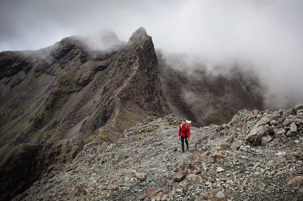 Mountain climber Anna Taylor takes on 100 peaks and cycle challenge ...