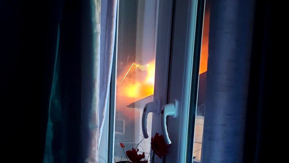 Liskeard house fire: Man hospitalised and dog dies - BBC News