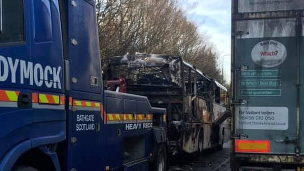 School pupils evacuated from bus after rush hour blaze - BBC News