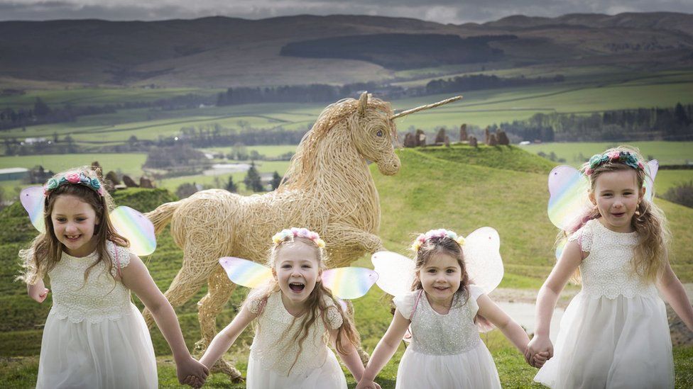 Sculpture made to mark Sunday's National Unicorn Day - BBC News