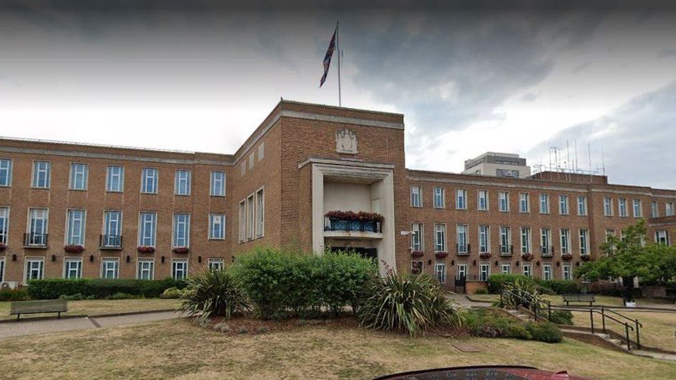 Maidenhead Town Hall: 'All options open' over building's future - BBC News