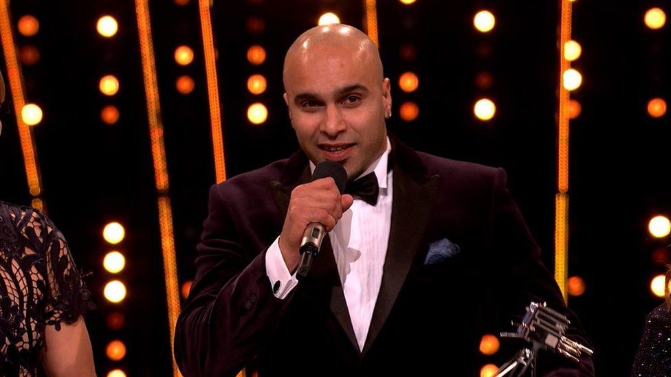 Stab victims 'paying vets to stitch up their wounds' - BBC News