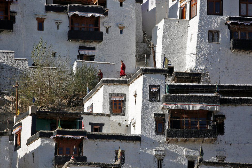 In pictures: Child monks of the Himalayas - BBC News