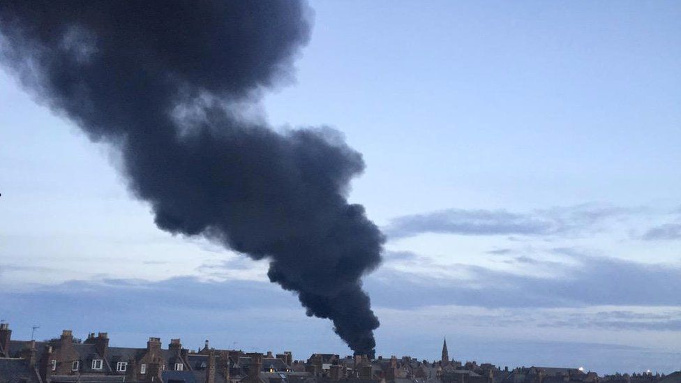Peterhead harbour fire 'was deliberate' - BBC News