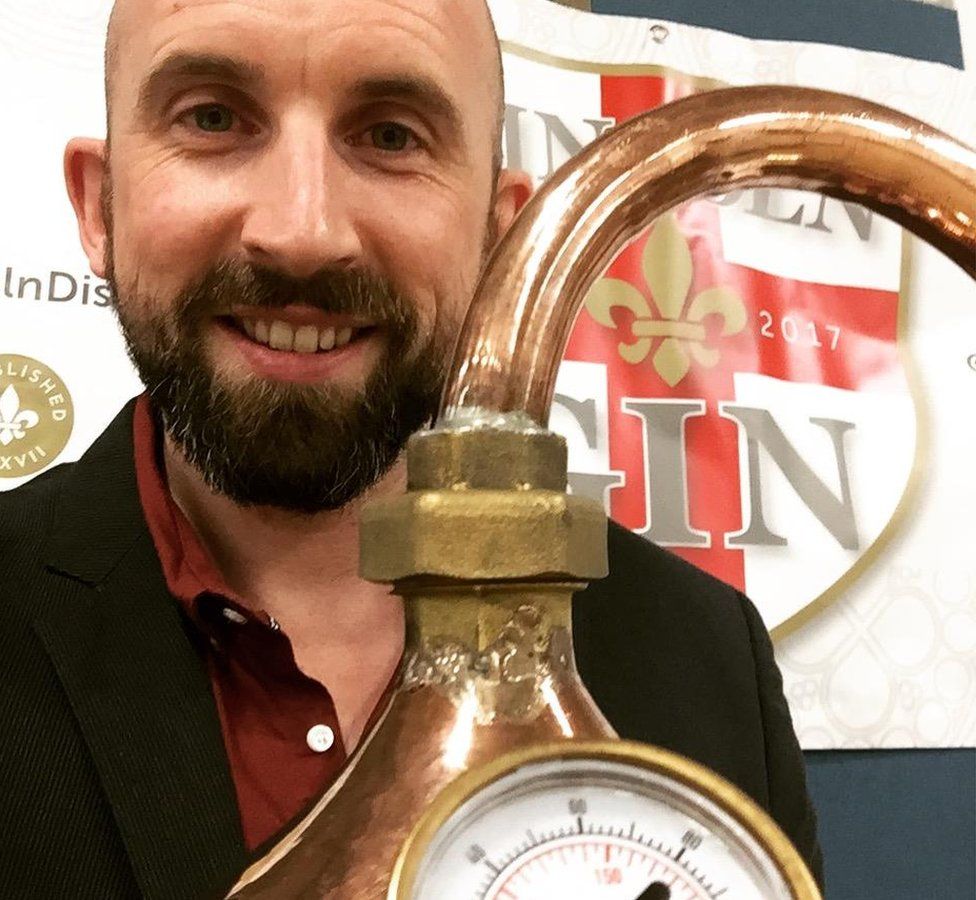 Coronavirus: Gin distilleries switch to make hand sanitiser - BBC News