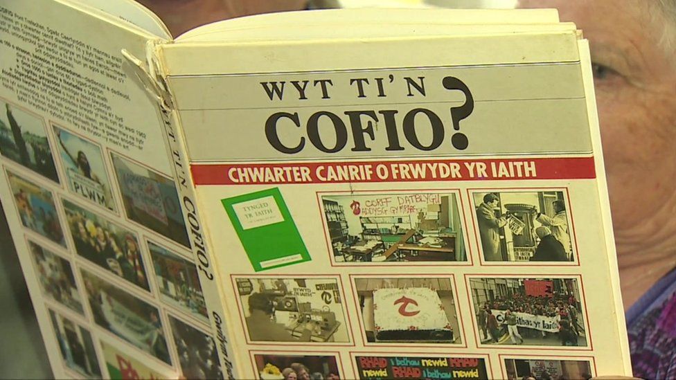 Ymgyrchydd a sylfaenydd Siop y Pethe, Gwilym Tudur wedi marw - BBC Cymru Fyw