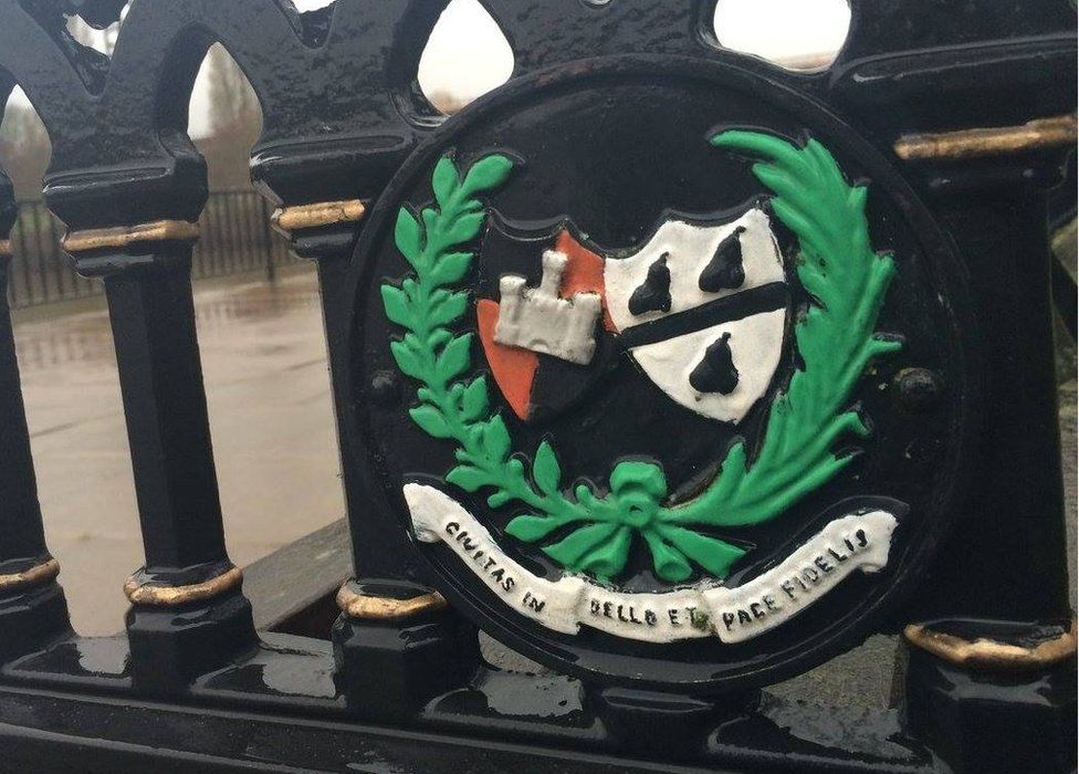 Simply the crest: Worcester scoops coat of arms gong - BBC News