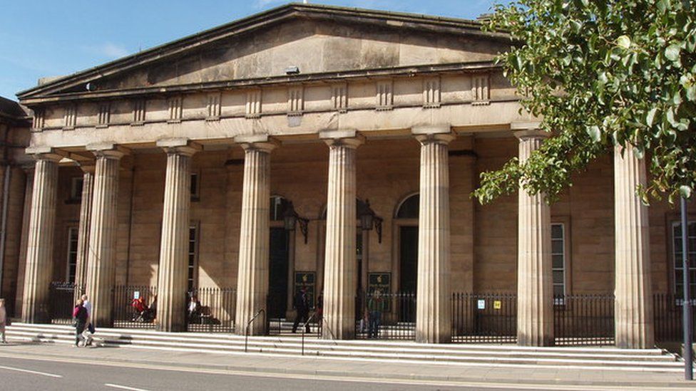 'Lifestyle choice' criminal jailed for five years - BBC News