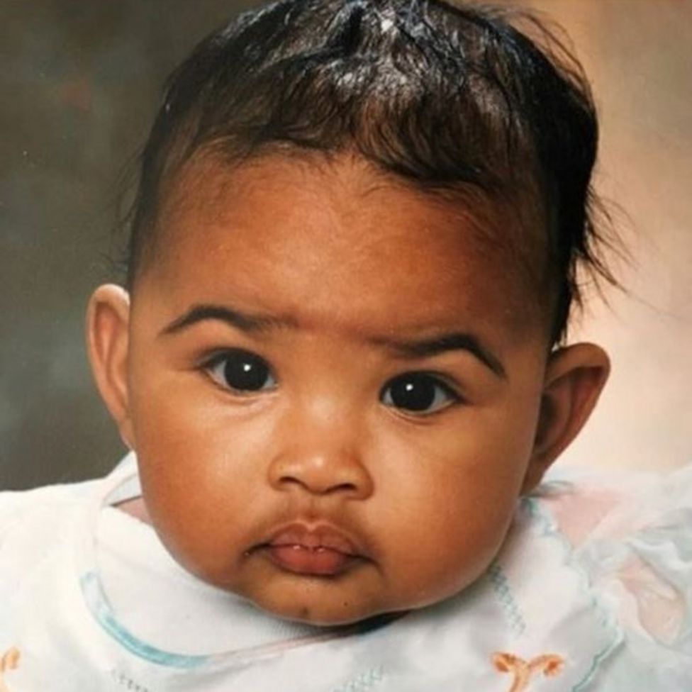 Ikram Abdi Omar: the hijabi model breaking boundaries - BBC News