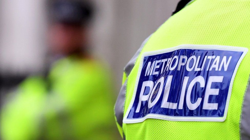 City Hall tax rise 'to pay for Metropolitan Police' - BBC News