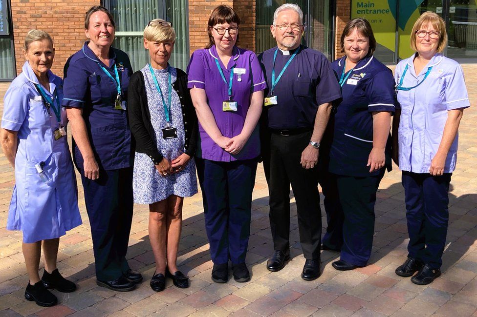 More patients at home under Severn Hospice nursing change - BBC News