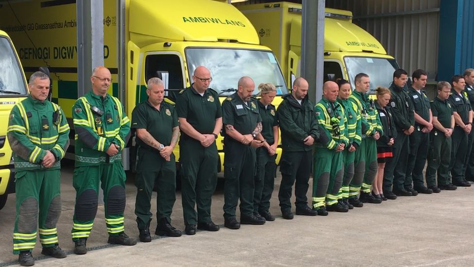 London attack: Wales observes minute's silence - BBC News