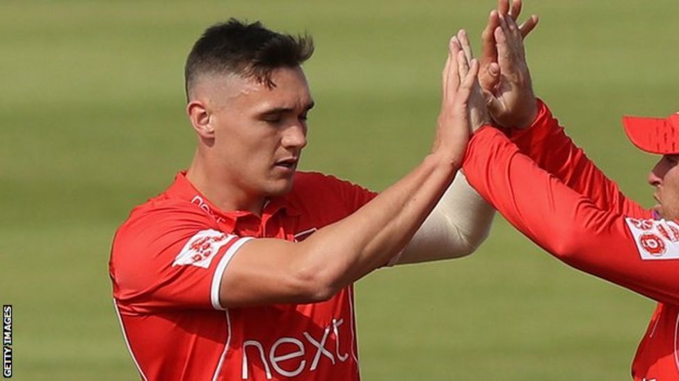 Gavin Griffiths: Leicestershire seamer agrees new deal until 2020 - BBC ...