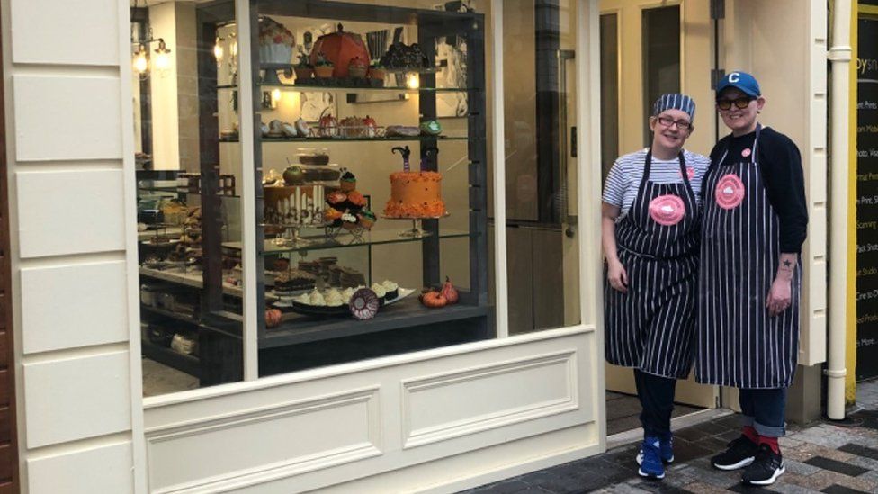 Cost of living: Trade bodies outline new plan to tackle crisis - BBC News