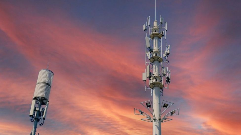 Gloucester councillor objects to 5G mast plans - BBC News