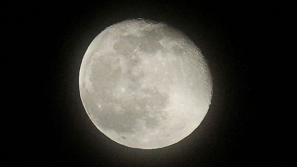 Spain briefly closes airspace over risks from Chinese rocket debris - BBC News