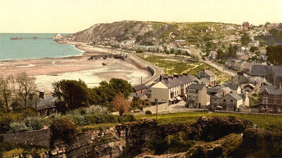 Y lein gyntaf yn y byd i werthu tocynnau i deithwyr - BBC Cymru Fyw