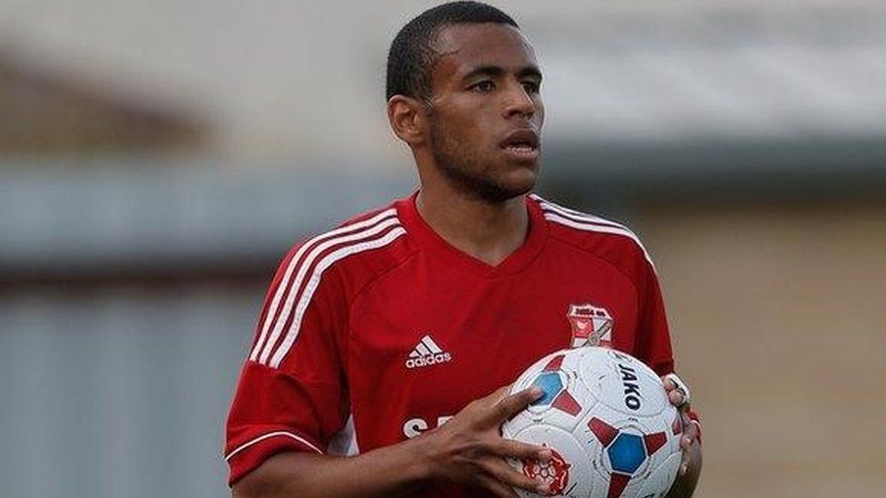 Swindon Town's Nathan Thompson burgled during match - BBC News