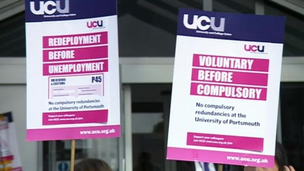 University of Portsmouth staff protest over science job cuts - BBC News