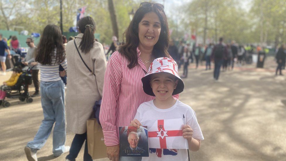 Northern Ireland royalists on the Mall for King's Coronation - BBC News