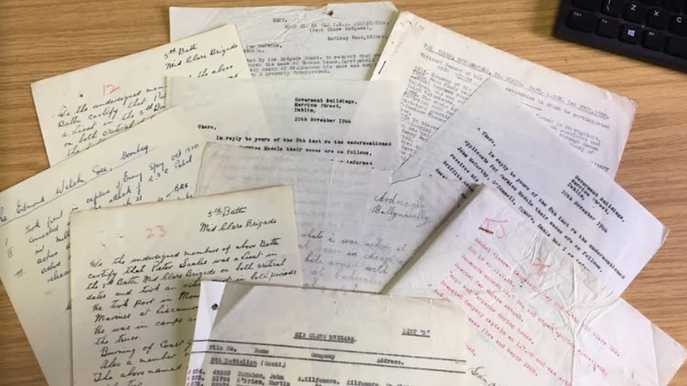 Joe Barrett's 100-year-old IRA archive found in attic - BBC News