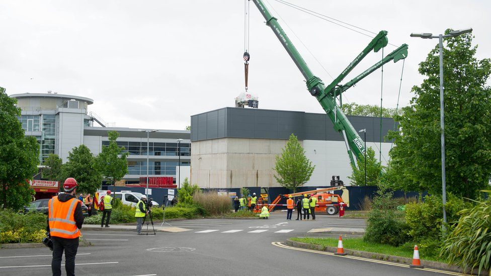 UK's first high-energy proton beam machine in Newport - BBC News
