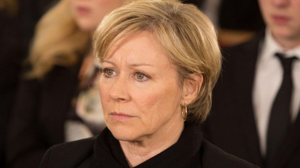 EastEnders' Robbie Jackson returning to Square - BBC News