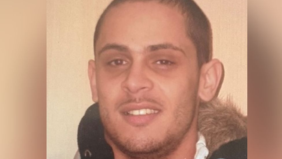 Family tribute to man who died in Birmingham crash - BBC News